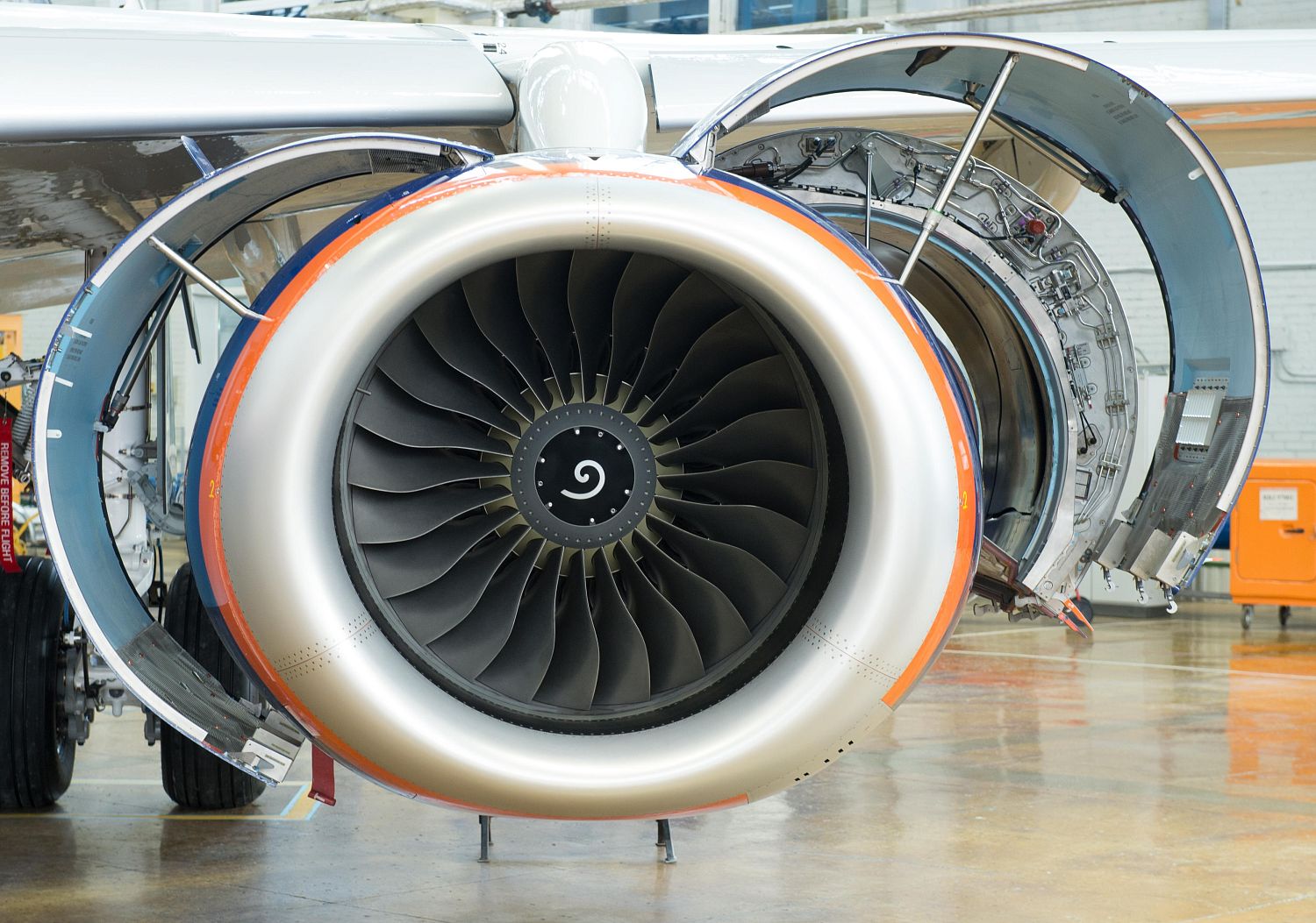 Rostec - Media - News - SaM146 Engines Reached 300 Thousand Hours of Service on Aeroflot Airliners
